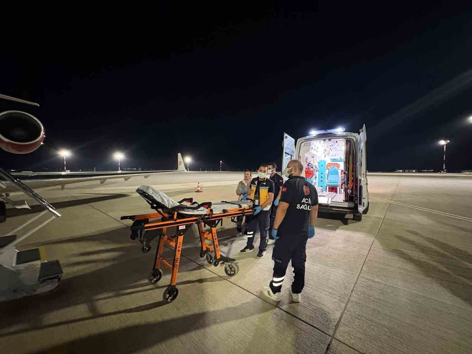 Endonezya’da kaza geçiren Türk vatandaşı ambulans uçakla Türkiye’ye ...